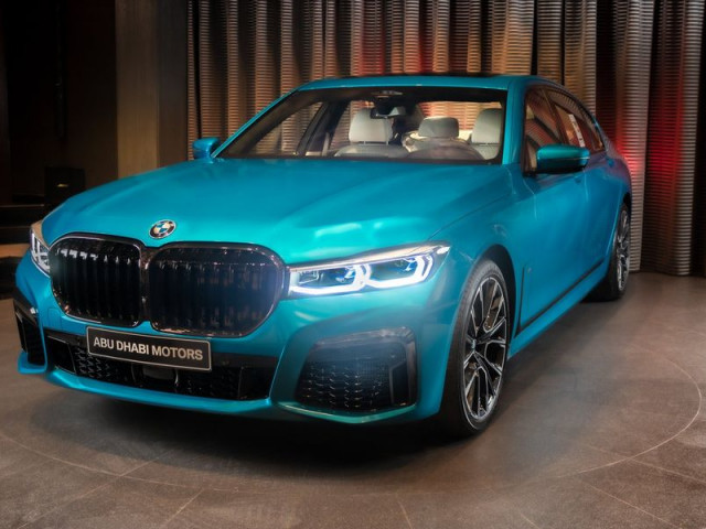 Có lẽ Atlantis Blue là màu sơn đẹp nhất trong bảng màu của BMW