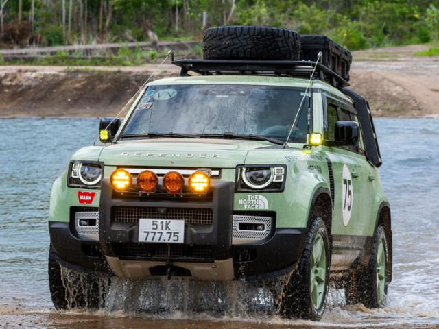 Land Rover Defender 75th Limited Edition hoàn thiện nâng cấp, sẵn sàng ...