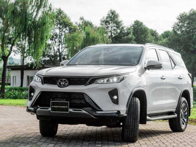 Toyota Fortuner 2022 ra mắt với loạt nâng cấp đáng chú ý, giá không đổi