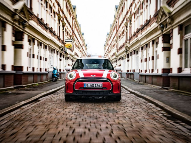 MINI 3-Cửa, MINI 5-Cửa và MINI Convertible mới chính thức ra mắt tại ...