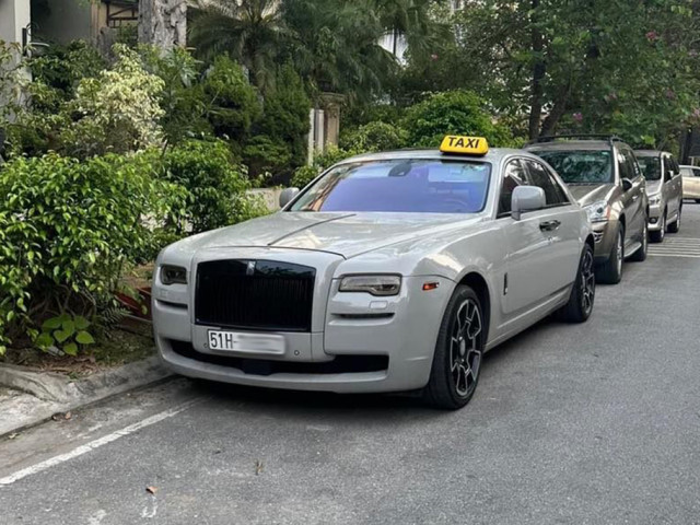 Rolls-Royce Ghost làm xe taxi tại Việt Nam