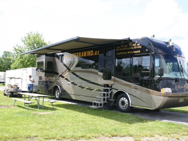 Terra Wind: Mẫu "Mobile Home" trên mặt nước có giá cao hơn cả xe Rolls ...