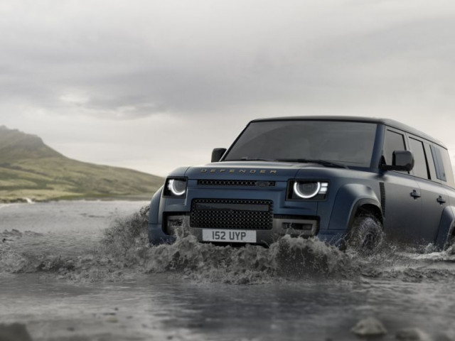 Land Rover Defender OCTA ra mắt Việt Nam
