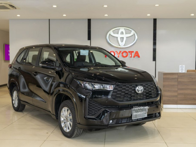 [ĐÁNH GIÁ XE] Toyota Innova Cross G 2025: Hành trình tìm lại vị thế